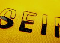 China Custom Silicone Rubber Heat Transfer Patches 3D Logo Clothing Labels 140-160C for sale