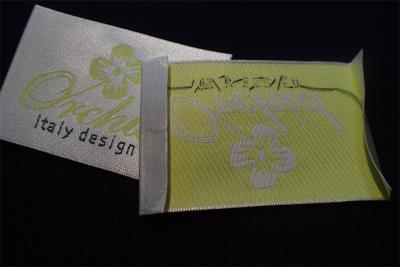 China High Density Cotton Woven Clothing Labels - 50-150 Denier Yarn Options with Custom Fold Styles and Finishing for sale