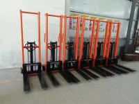 China 2000kg 1600mm 2000mm 2500m Manual Hydraulic Stacker Hot Sale Forklift for sale