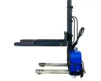 China 500kg portable  semi-electric sef load  boarding truck lifting forklift truck with lifting height of 1300mm for sale