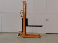 China Hydraulic Truck Stacking Truck Lifting Forklift 1T 3T 2T Transport Truck Manual Stacker for sale