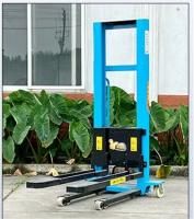 China Portable semi-electric  truck multifunctional push forklift automatic transfer self-body boarding truck forklifts for sale