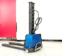 China 500 kg capacity semi electric self elevating truck lifting forklift automatic loading handling  stacking truck for sale