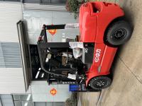 China 3 Ton Diesel Forklift Truck With Cab Forklift Truck With Adjust Fork Distance Function for sale