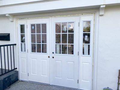 China Customized Door Solutions for Hotels with Solid Wood Frame From China-Glass Wood Door product for sale