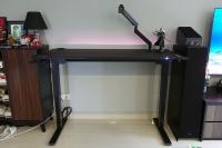 China China Manufacture of OEM/ODM Customized Solid Wood Frame Desk for Apartments and Villas for sale