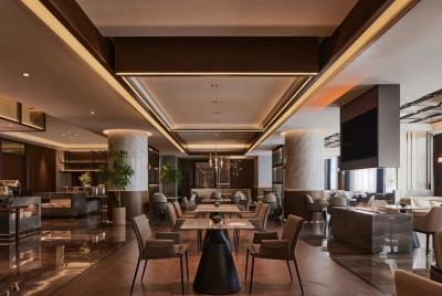 China OEM/ODM Customization Modern Wooden Metal Fabric Leather Table Chair Furniture for Hotel Restaurant Dining Room Bar Cafe for sale
