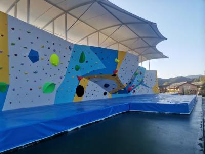 China Boulders Rock Climbing Playground Equipment Outdoor For Kids Adult for sale