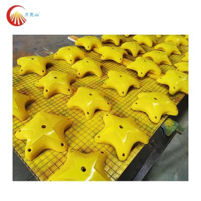 China Fiber Glass Outdoor Climbing Wall Customized Structure And Stability for sale