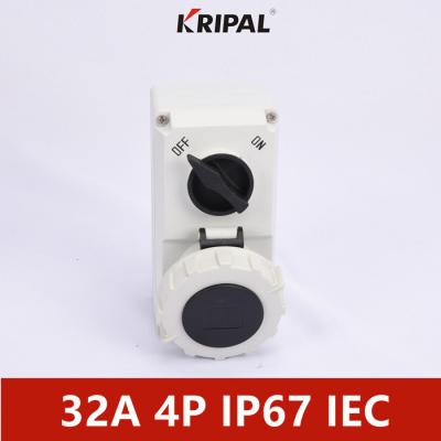 China IP67 16A 3P Switched Socket With Mechanical Interlock IEC standard for sale