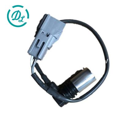 China EexcavaStart ISUZU 4HK1 Crankshaft Position Sensor OEM 8-97306113-1 for sale
