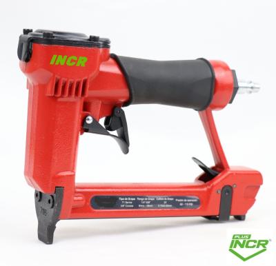 China 22 Gauge Fine Crown Air Pneumatic Staple Gun 7116 Short Nose 60-100psi for Furniture Decoration for sale