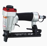China 20 Gauge Fine Crown Pneumatic Staple Gun 1013J for Furniture Upholstery 60-100psi for sale