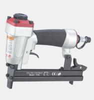 China 22 Gauge Fine Crown Pneumatic Staple Gun D7116S 1/4 to 5/8 Inch for Heavy Duty Upholstery for sale