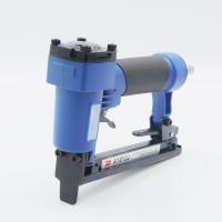 China Customized Fine Crown Pneumatic Staple Gun 1013J 20 Gauge 60-100 PSI for Furniture Decoration for sale