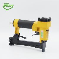 China 80 Series Pneumatic Wide Crown Stapler 21 Gauge Air Staple Gun 60-100 PSI for Furniture for sale