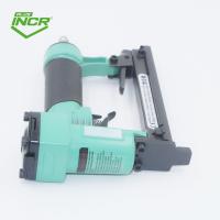 China Pneumatic Staple Gun 21 Gauge Fine Crown Air Stapler 8016 for Furniture Decoration 60-100PSI for sale