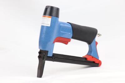 China 21 Gauge Fine Crown Air Pneumatic Staple Gun 8016 Long Nose 60-100psi for Upholstery for sale