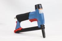 China 21 Gauge Fine Crown Air Pneumatic Staple Gun 8016 Long Nose 60-100psi for Upholstery for sale