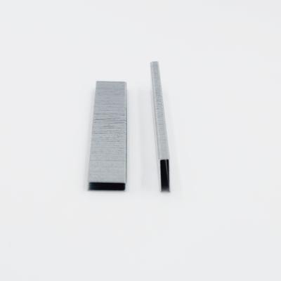 China 20 Gauge 4J Series Upholstery Staples 5.20mm Crown 0.60mm Thickness for Pneumatic Tools for sale