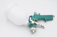 China Red/Green Paint Sprayer Pneumatic Paint Spray Gun 600ml for sale