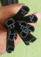 China Windscreen rubber sealing strip u shaped silicone glazing rubber seal strip for glass for sale