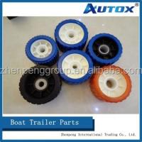 China Wobble Roller Boat Trailer Parts Blue Ribbed Roller With 30mm Bore for sale