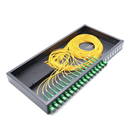 China 1x16 Black Rack Mount Fiber Optic PLC Splitter 1260-1650nm Low Insertion Loss for sale