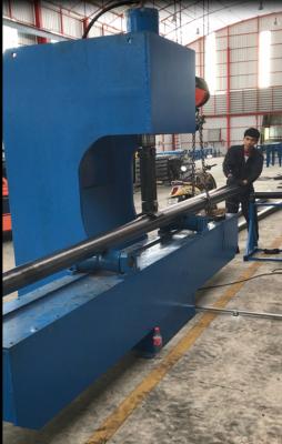 China Pole Straightening Machine JZ-63-4000 | 630KN Pressure | 4000mm Worktable | Street Light Pole Correction for sale