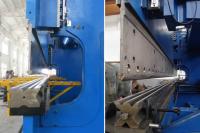 China CNC Hydraulic Press Brake 200T Max Pressure 4000mm Bending Length 400L Oil Tank for sale