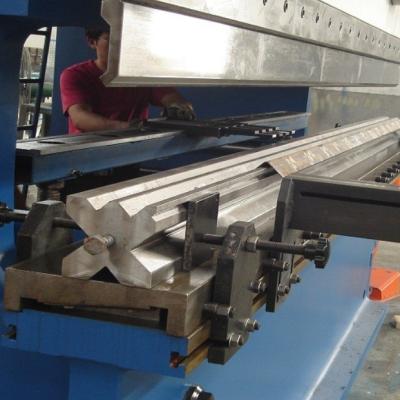 China 2x320 Ton CNC Tandem Hydraulic Press Brake 6000mm DELEM DA53T for sale