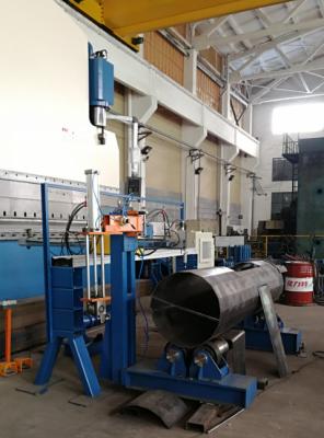 China Model 680/2000 CNC 2000mm Light Pole Door Cutting Machine with 680mm Max Diameter and 12000mm Length Capacity for sale
