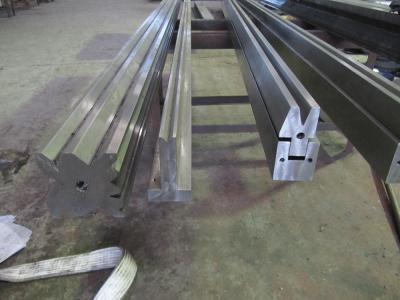 China Hydraulic Press Brake Tooling Die & Punching Mold for Metal Fabrication - Multiple Sizes & Configurations for sale