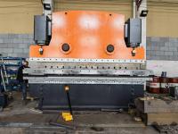 China 6000 KN CNC Press Brake Machine 5mm/s Bending Speed 2200-7000mm Plate Length for sale