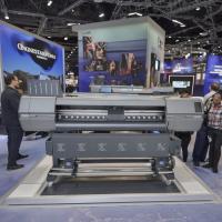 China Betcolor 1.6m 3-Head Eco-Solvent Inkjet Printer for Outdoor Advertising & Wallpaper for sale