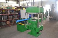 China Easy Operating Hydraulic Rubber Vulcanizing Press Machine with Automatic Push-pull mould for sale