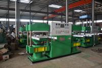 China Two Stations Duplex Rubber Vulcanizing Equipment Column Type for sale