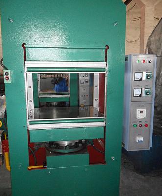 China Rubber Plate Automatic Vulcanizing Machine with High Performance for sale