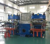 China 200 Ton Manual Injection Molding Machine For Making Rubber Bushes for sale