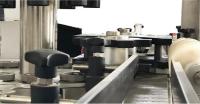 China 15000bph OPP Bottle Sticker Labeling Machine Wrap Around Adhesive for sale