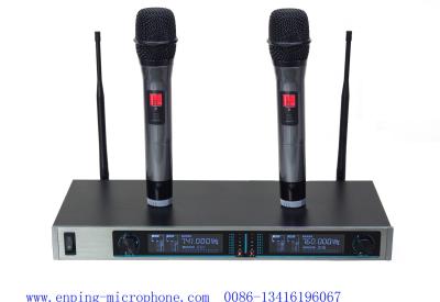 China UM-1028 professional  double channel VHF wireless microphone with screen  / micrófono / good quality for sale
