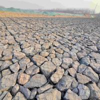 China 1x1x1m Gabion Retaining Wall High Strength Galvanized Gabion Cages Easily Assembled for sale