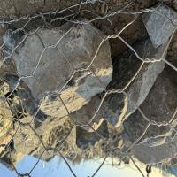 China Zinc Coated Wire Baskets Woven Into Gabion Box For River Course Retaining Wall for sale