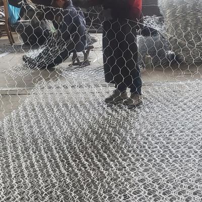 China Galvanized Hexagonal Gabion Mesh Cage Wire Gabion Basket For Erosion Control for sale