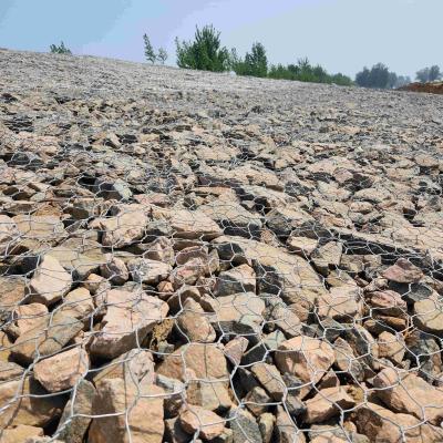 China Hot Dipped Galvanized Woven Gabion Wall Retaining Wall Wire Mesh Easily Assembled for sale