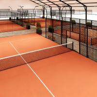 China Padel Court With Roof Outdoor Panoramic Padel Tennis Court for sale