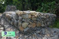 China PVC Coated Gabion Retaining Wall, Anti-Corrosion Stone Basket Mesh For Coastal Landscape Slope Retaining & Garden Decoration for sale