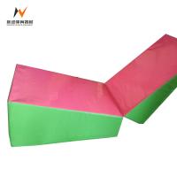 China Gymnastics Aerobics Tumbling Wedge Folding Incline Mat for Exercise and Training for sale