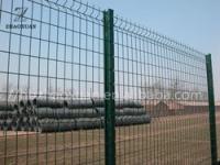 China Residential 3D Curved Wire Mesh Fence PVC Coated Bending Fencing Panels for sale