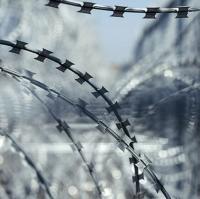 China 0.5mm 0.6mm Thick Razor Barbed Wire Galvanized Surface Treatment for sale